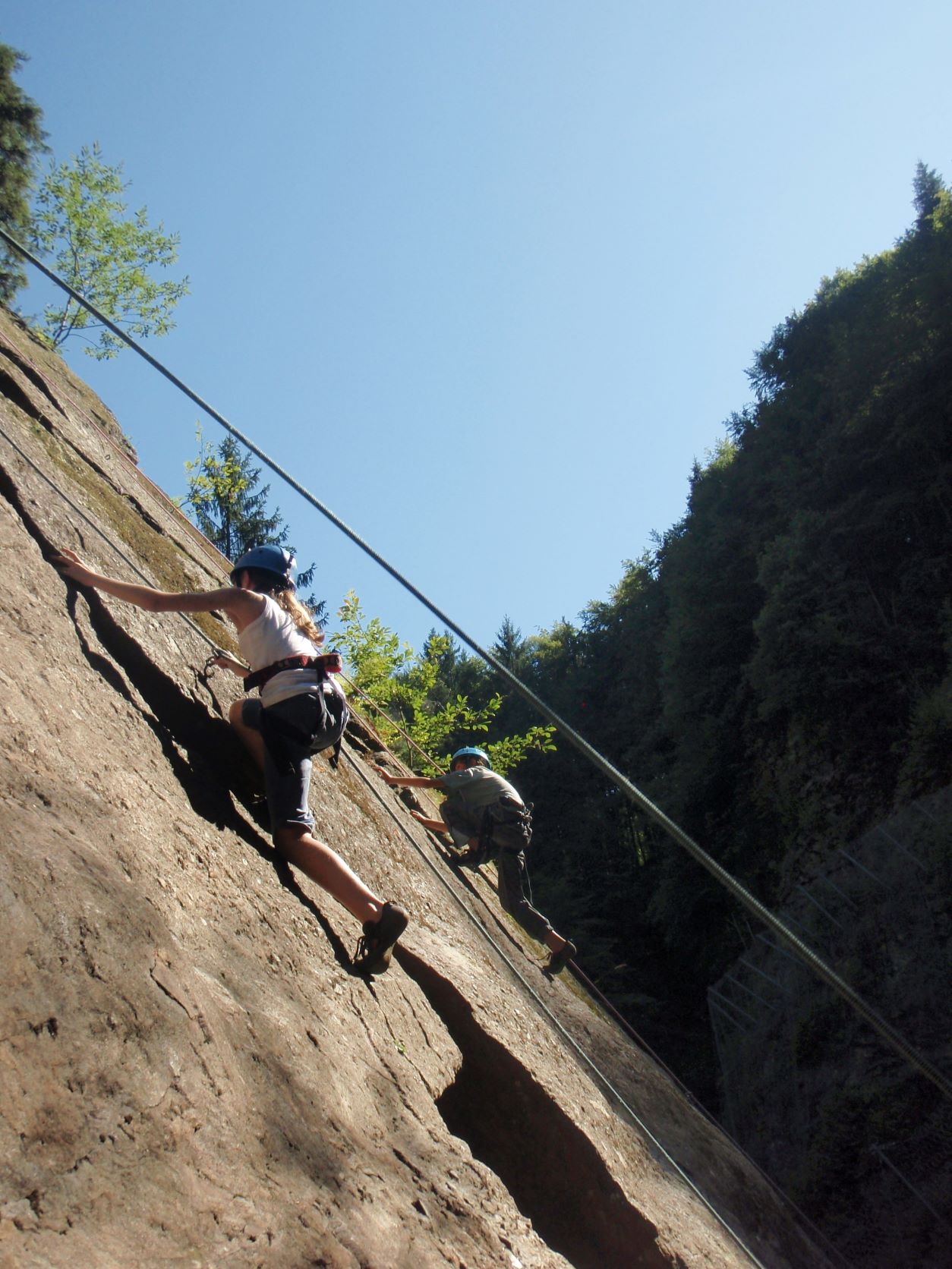 Découvrez nos Stages d'Escalade à Megève pour Enfants et Adolescents - Bureau des Guides de Megève