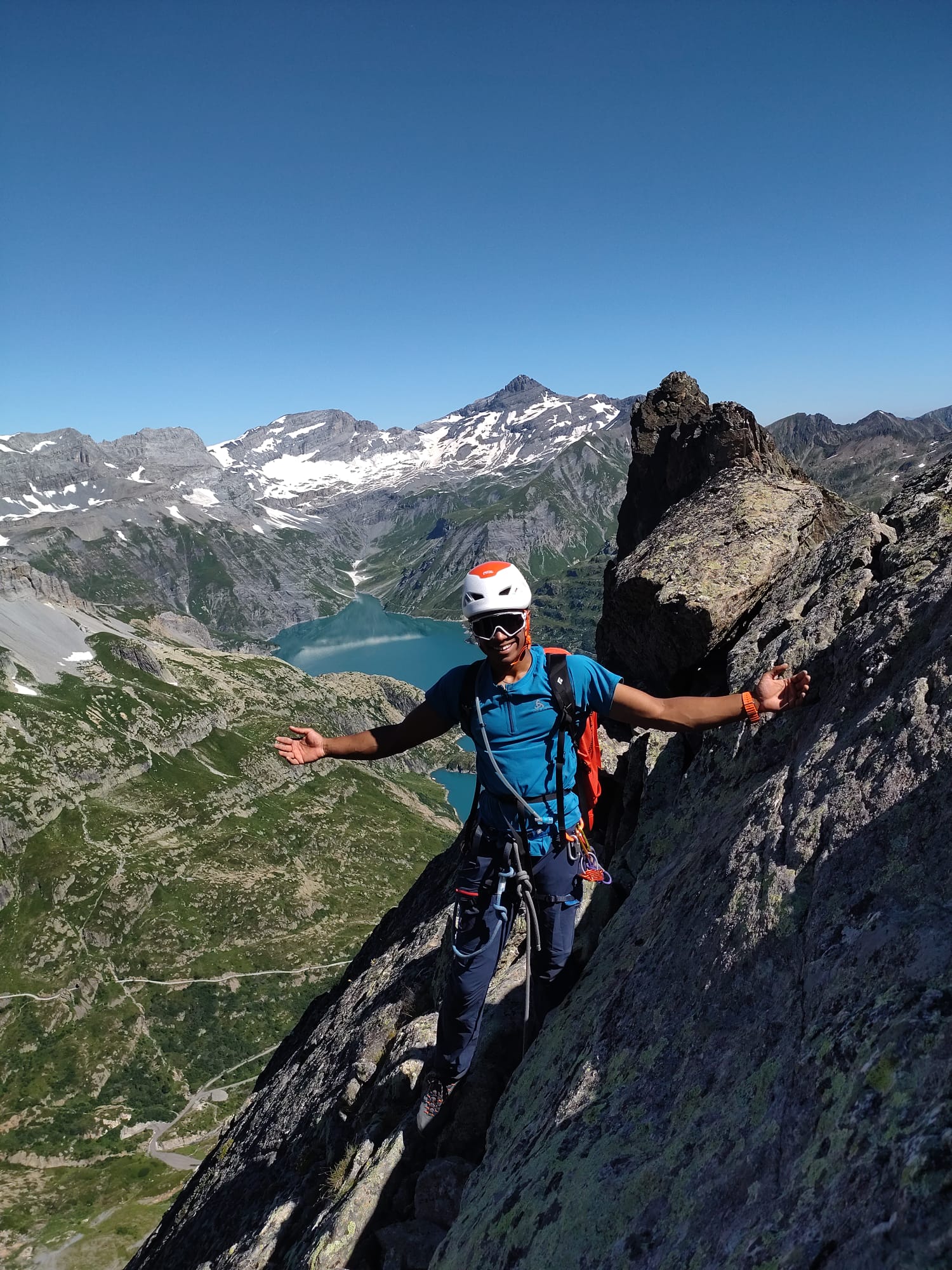 Traversée des Perrons : L'Initiation Parfaite à la Course d'Arête avec ...